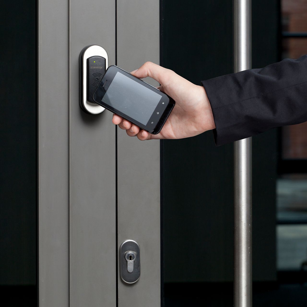 SMARTair® Wall Readers | ASSA ABLOY